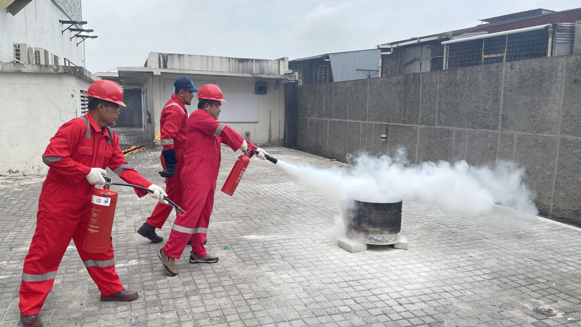 Basic Fire Fighting - PT Satria Jaya Mandiri